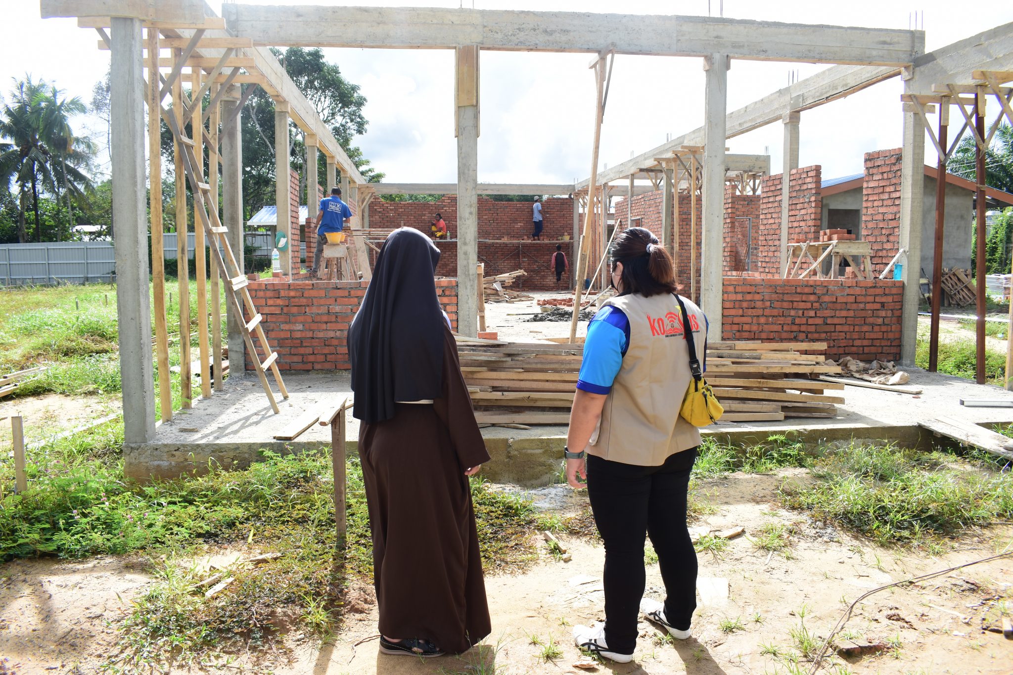 SISTER POOR CLARE ANJUR MINI BAAZAR DI RUMAH RETRET KEUSKUPAN KENINGAU ...